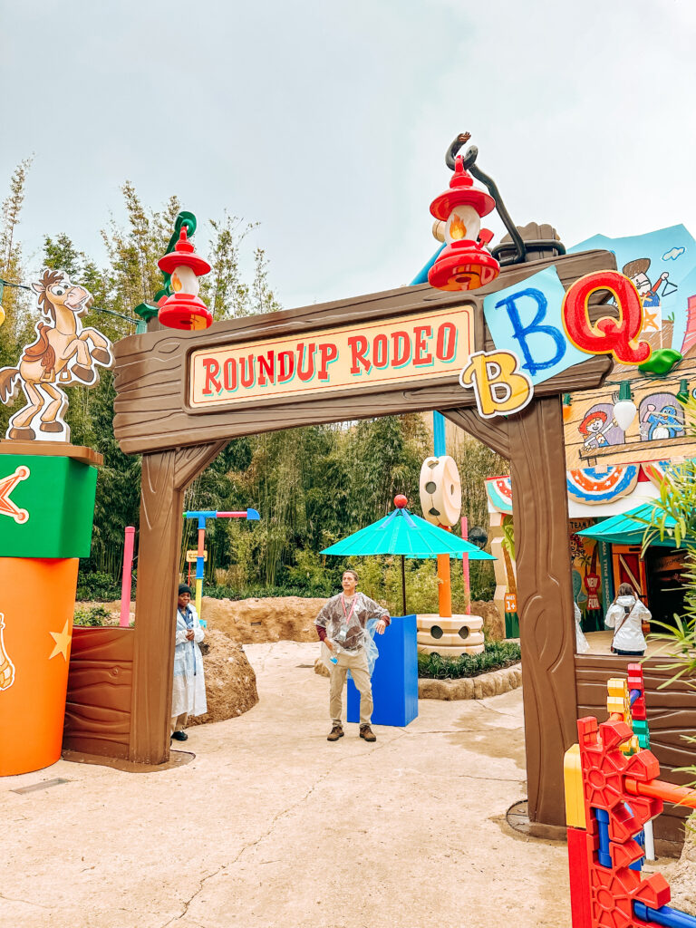 SNEAK PEEK – Roundup Rodeo BBQ – New Toy Story Restaurant Coming to ...
